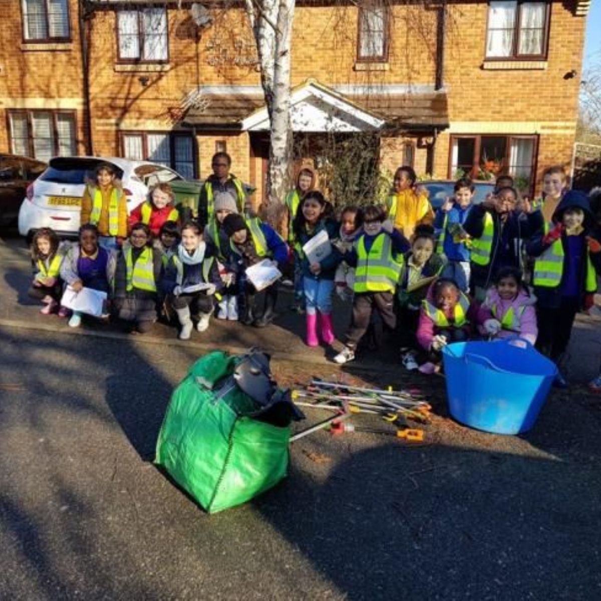 Laurance Haines School - Year 3 Clean Up River Colne